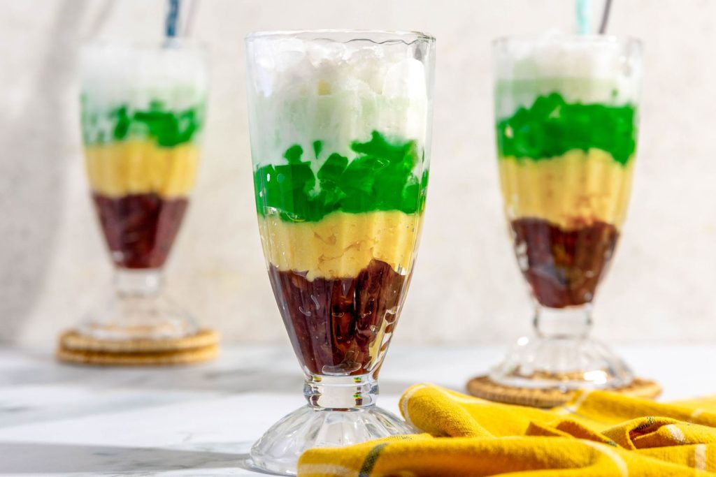 Che Ba Mau (Three-Color Dessert): A Vietnamese Sweet Treat ...